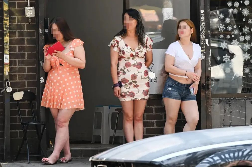 白天公然拉客：纽约这地沦为“卖淫街” | 八阕