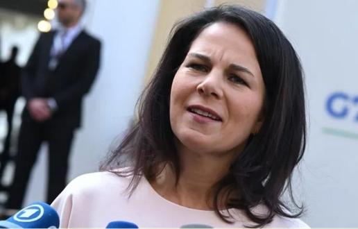 与以总理会谈起争执被曝光，她怒了 | 八阕